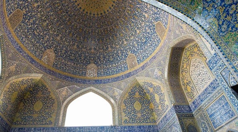 The Hidden Power of Geometric Patterns in Islamic Architecture : Where ...